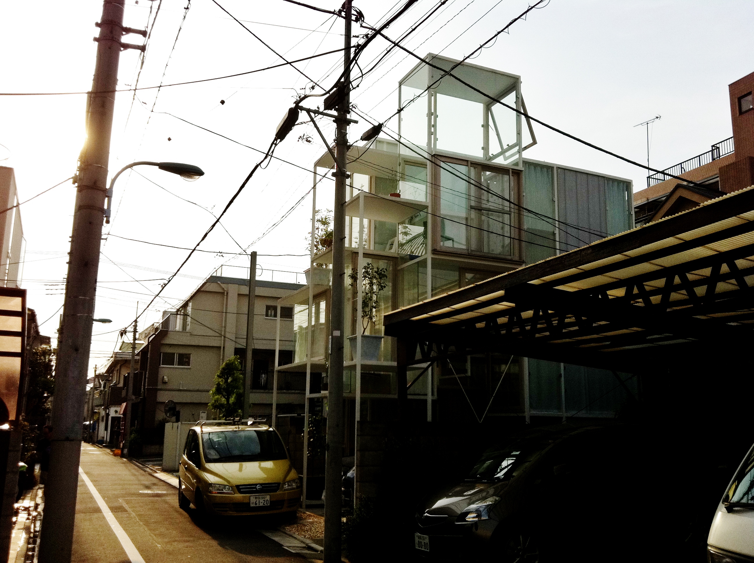 “House NA”, Tokyo’s hide-and-go-see-through glass house (House NA 住所 ...